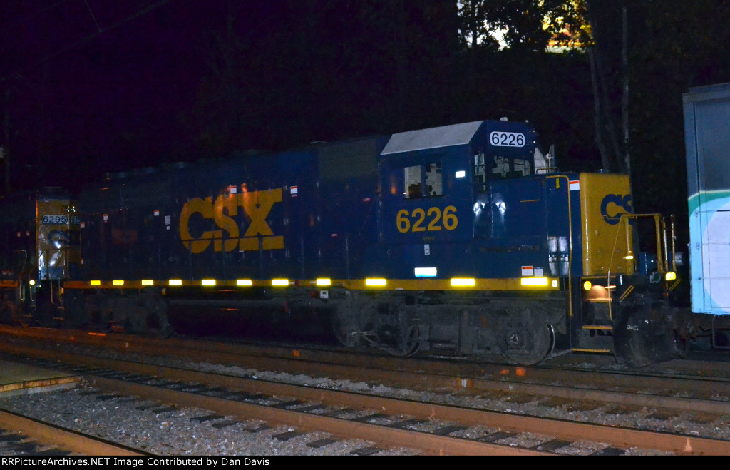 CSX GP40-2 6226 on C746-16